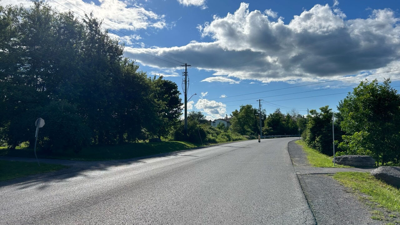 Sweetnam Drive Neighbourhood Traffic Calming (NTC) Study - Glen Gower ...